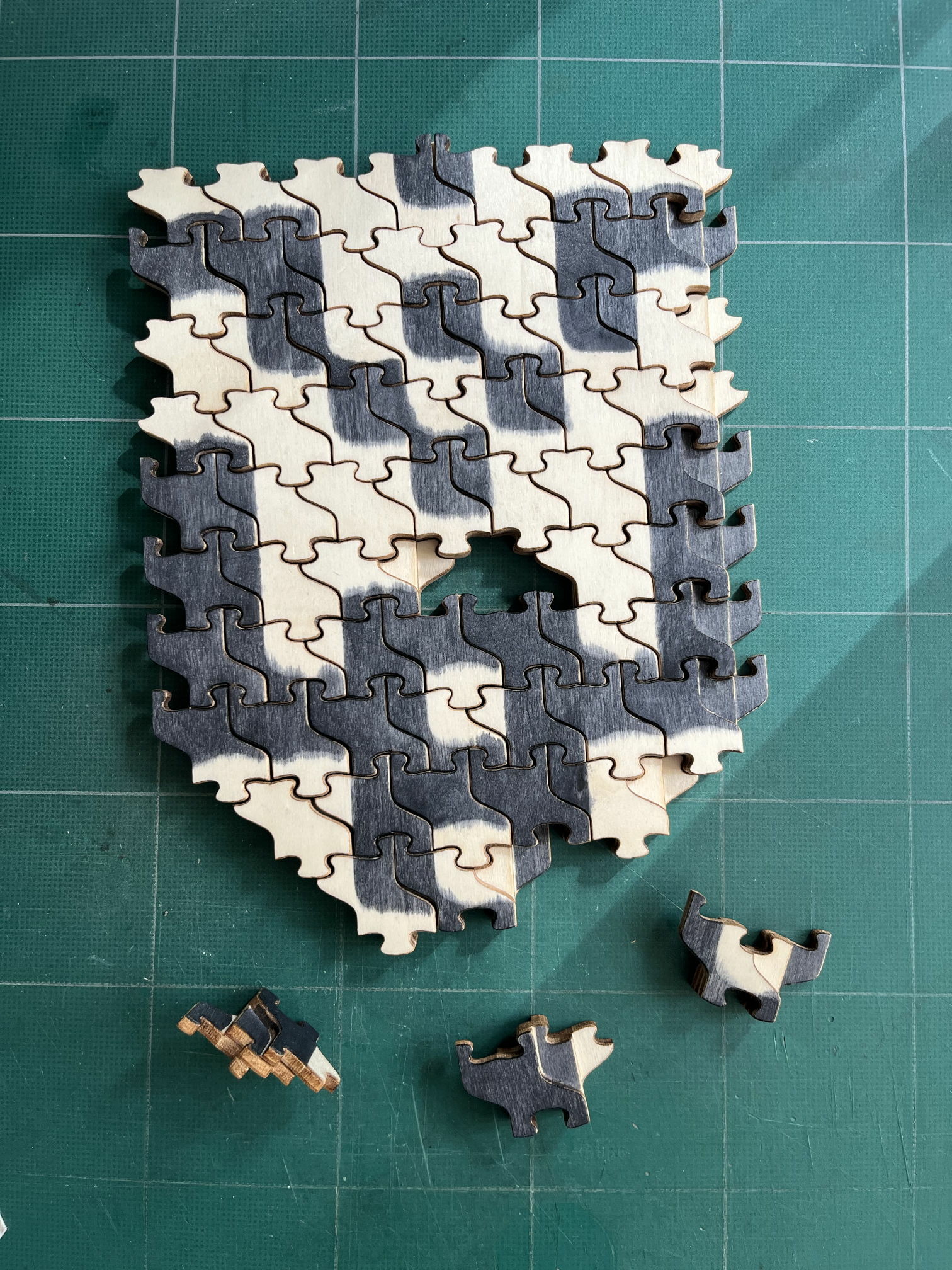 Christian Walther: "Prototype: Puzzle pieces that encode in their sha…" - Mastodon 🐘